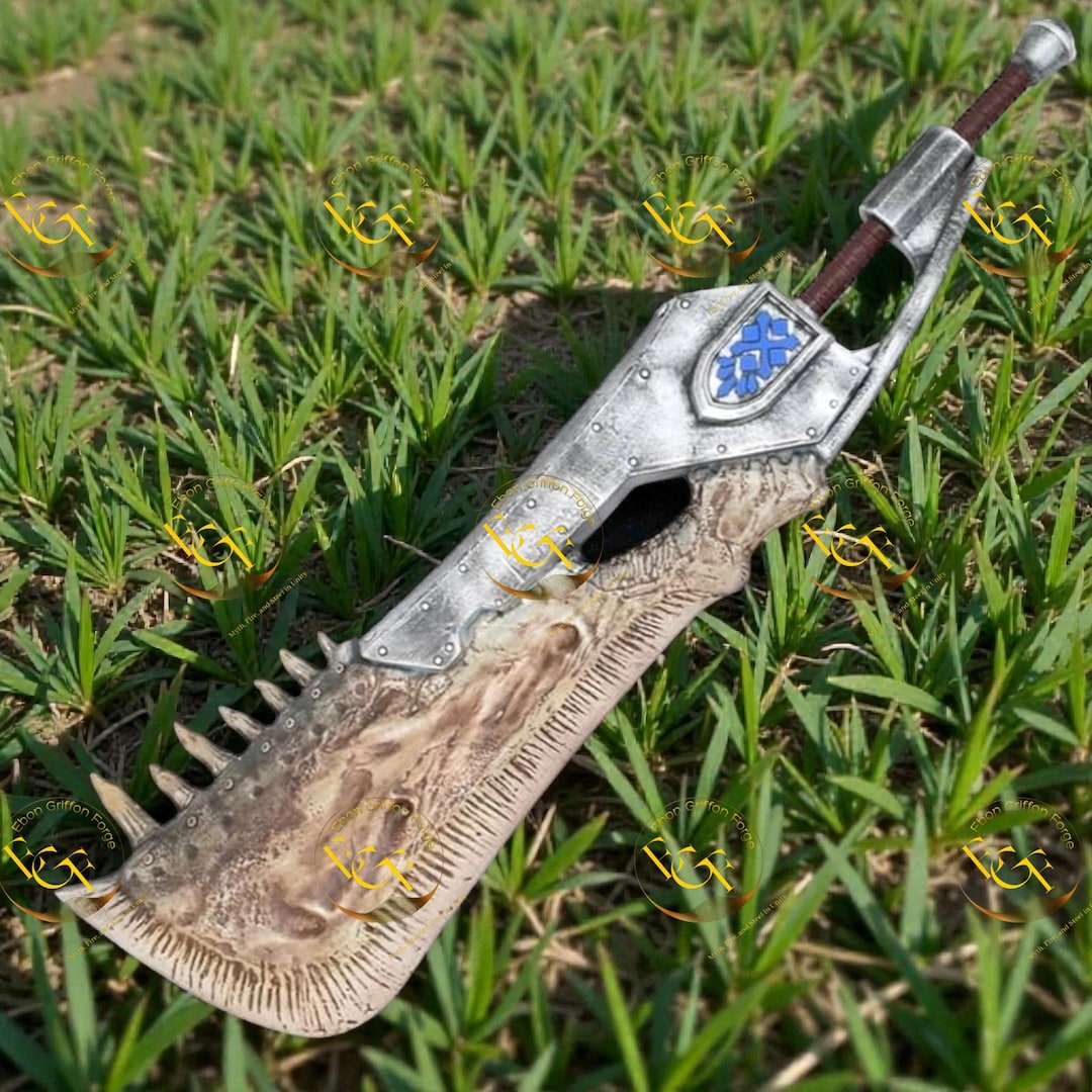 Life-size Giant Jawblade Greatsword Replica | Monster Hunter World ...