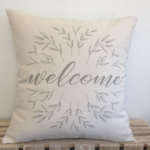 Welcome Pillow With Wreath Wreath Welcome Pillow 12, 14, 16, 18, 20 LR ...
