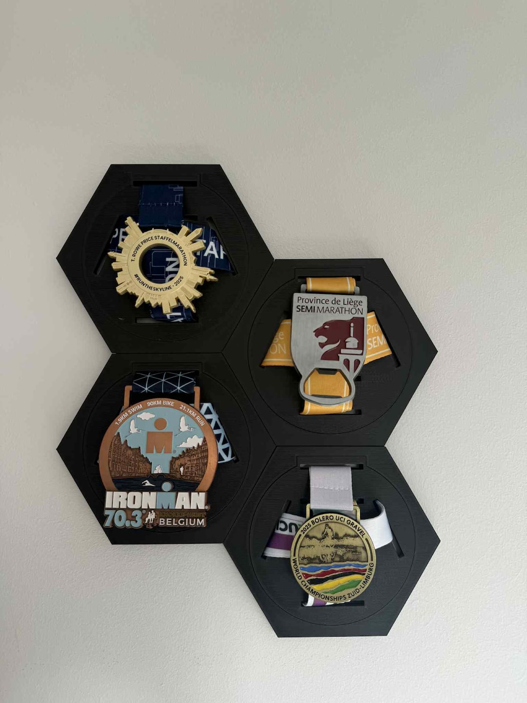 3D Printed Hexagonal Medal Holder – Modular Wall Mount for Race ...