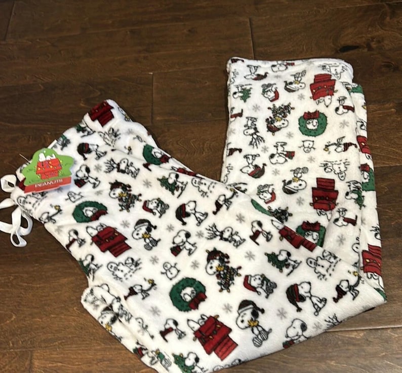Peanuts Womens Christmas Snoopy Gifts Wreath Plush Pajama Pants New ...