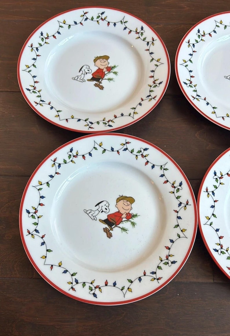 Peanuts Charlie Brown Snoopy Gang Christmas Lights Salad Plates Set of ...