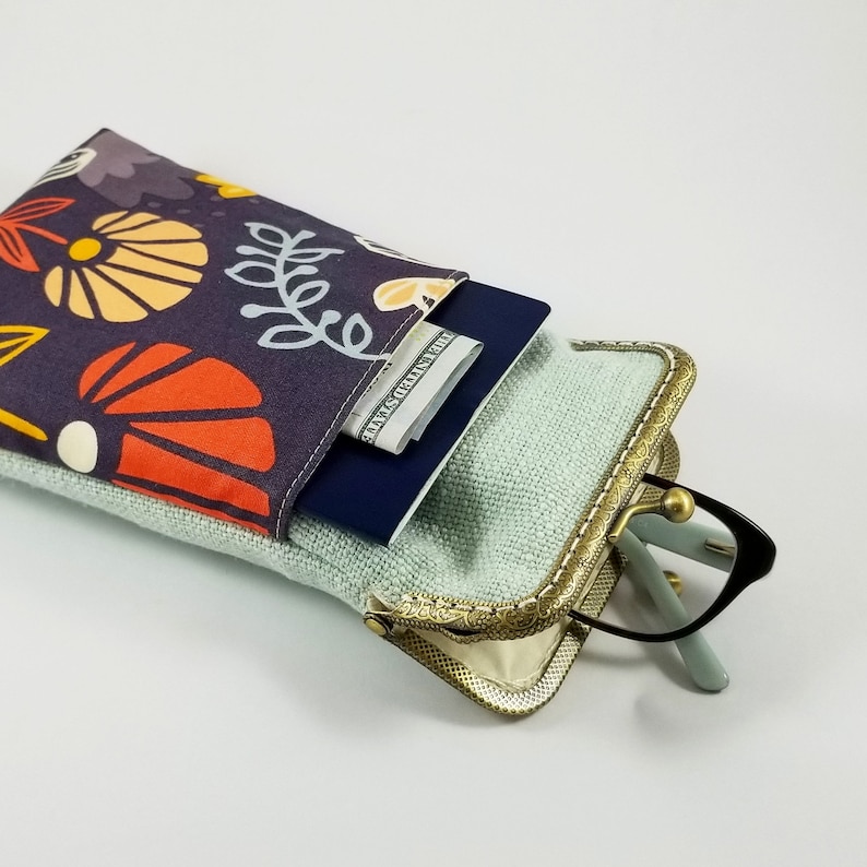 Smartphone Case With a Compartment for Headphones Case With - Etsy