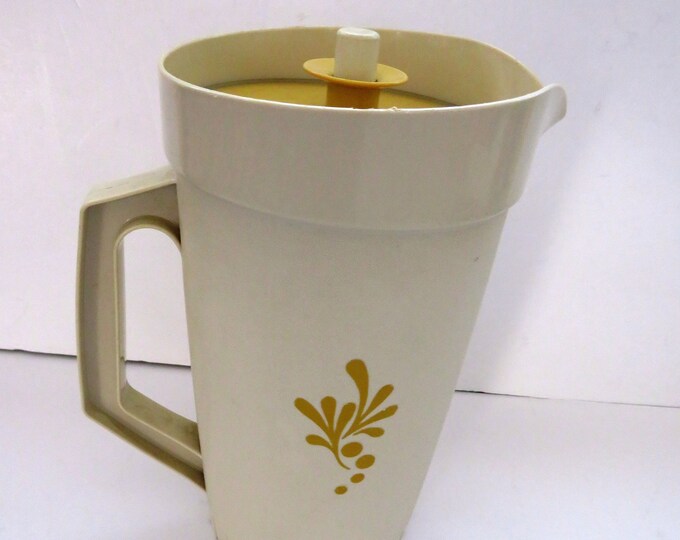 1980s Tupperware 2 Quart Pitcher - Beige Harvest Gold Push Button Lid ...