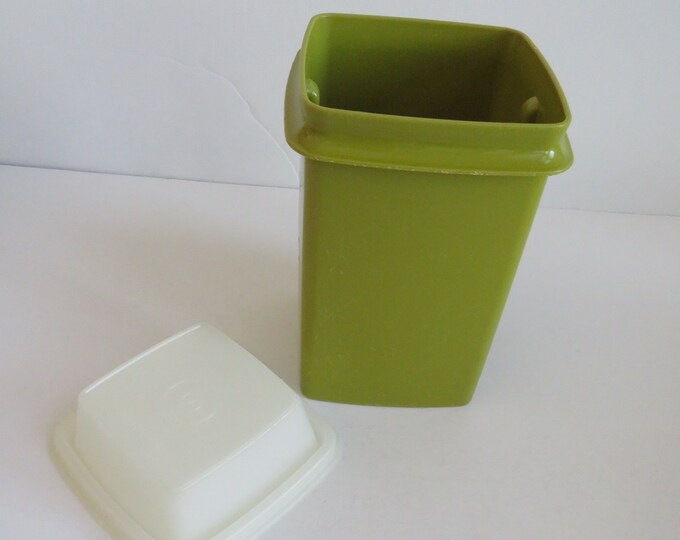 1970s Small Tupperware Pic a Deli Pickle Holder - Avocado Green - 2 ...