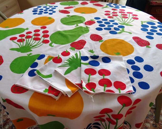1970s ROUND Retro Mod Fruit Tablecloth Napkins Set - Bright ...