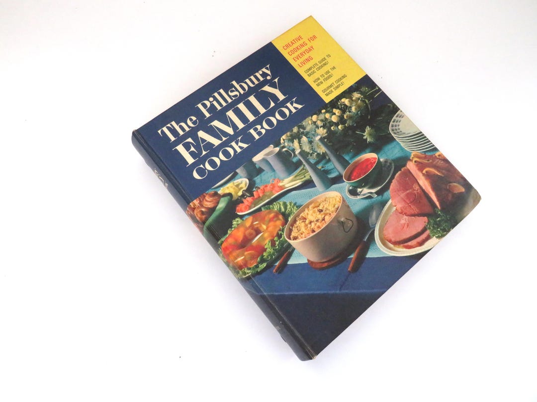 The Pillsbury Family Cookbook - 1963 5 Ring Binder Blue Yellow Cook ...