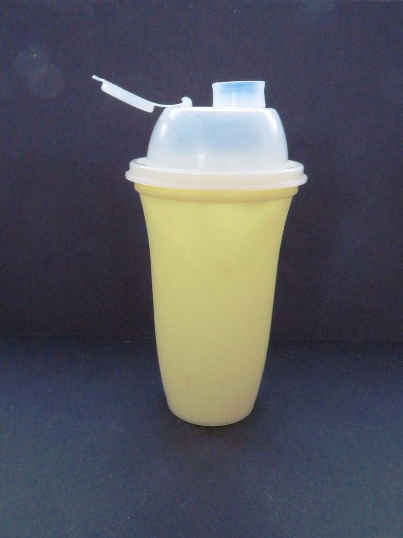 1970s TUPPERWARE Quick Shake Container 3 Pieces Yellow - Etsy