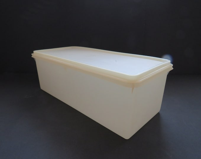 Tupperware Jumbo Bread Box - Large Bread Rolls Muffins Keeper - 1970s ...