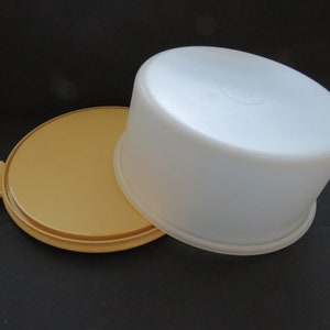 MAXI Tupperware Cake Taker Large 2 Piece Yellow Gold Base - Etsy
