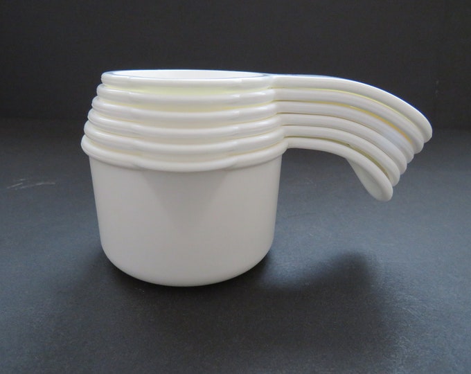 Vintage Tupperware Measuring Cups - Complete Set of 6 - White Rounded ...