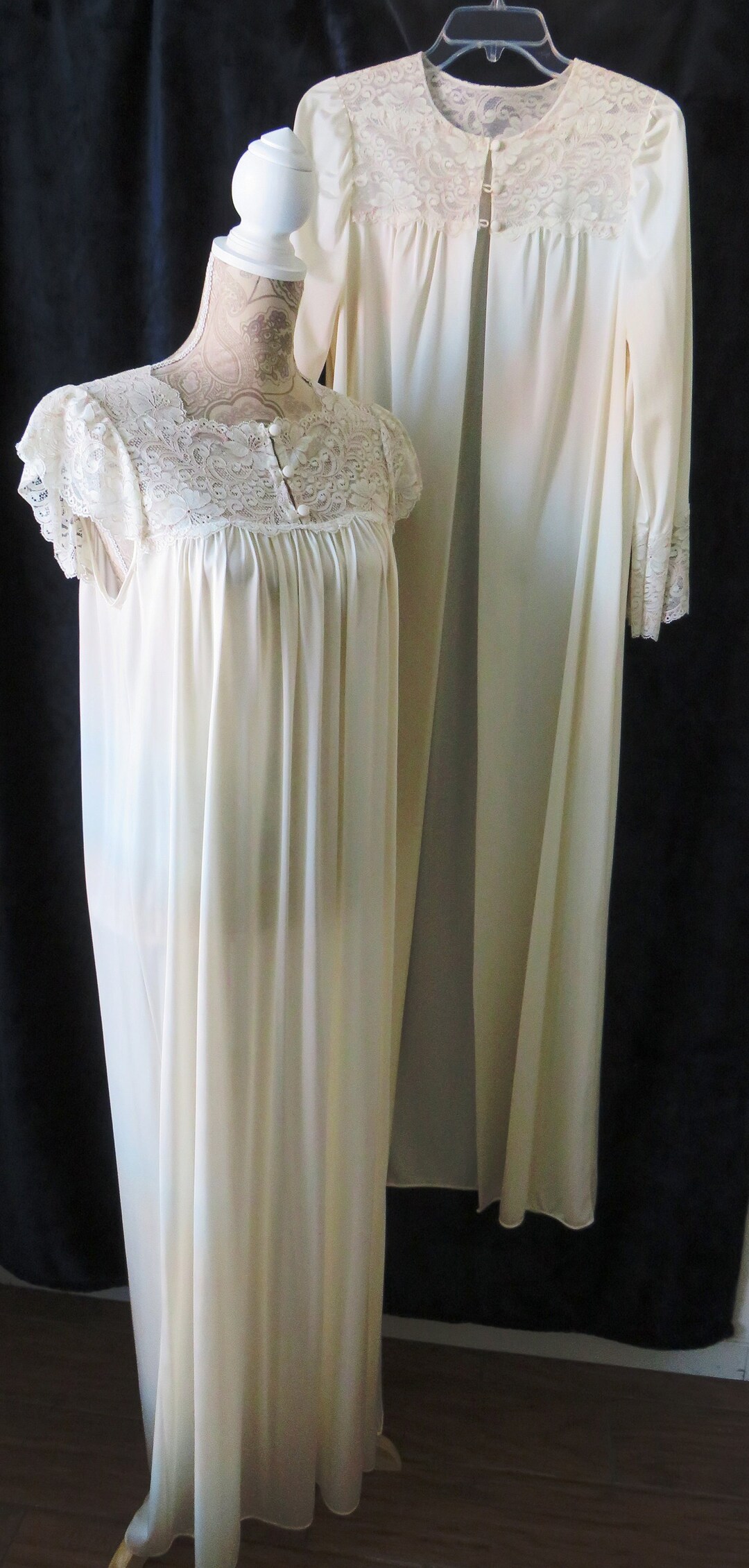 1960s Beige Peignoir Set by Shadowline - Size Small - Ecru Lace Trim ...