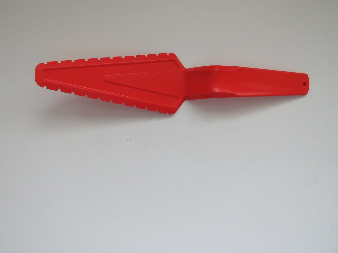 1970s Plastic Pie Server by Tupperware Red Plastic Cake Dessert Server ...