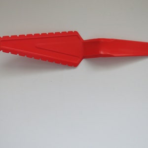 1970s Plastic Pie Server by Tupperware Red Plastic Cake Dessert Server ...