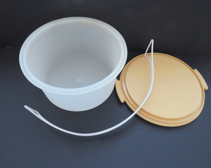 1980s Tupperware Cake Taker 3 Piece White Base Handle Clear Dome ...