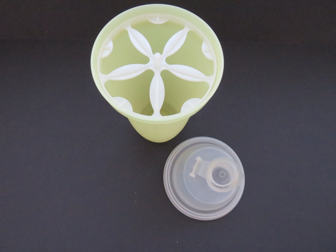 1970s TUPPERWARE Quick Shake Container 3 Pieces Yellow - Etsy