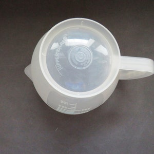 1970s Tupperware 4 Cup Measuring Cup Pitcher Retro Mix N Stor Pitcher ...