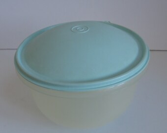 Vintage Tupperware Lettuce Crisp It With Domed Lid 2 Piece - Etsy
