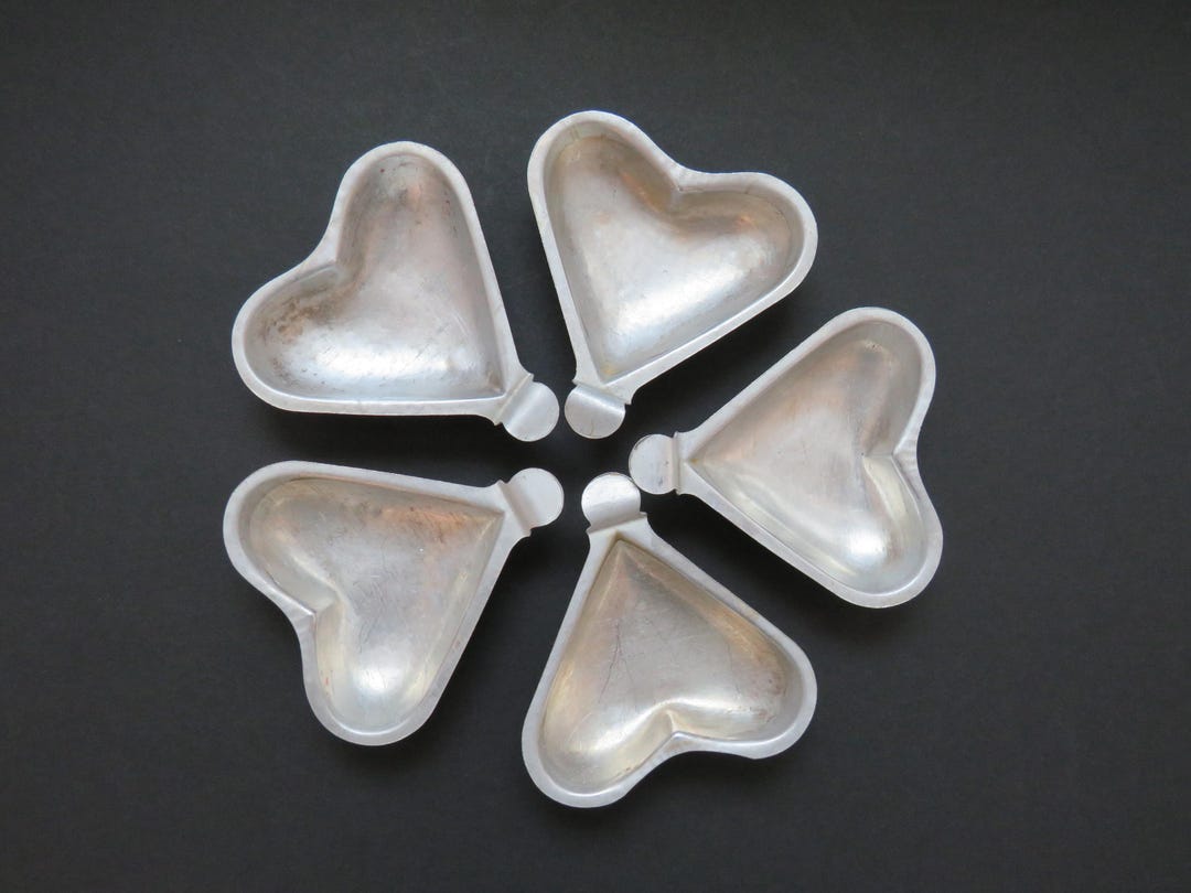 1950s Heart Shaped Aluminum Molds - Set of 5 - Small Metal Cakes ...