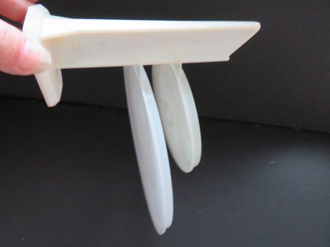 Vintage Tupperware Lid Seal Holder - Ivory Hanging Lid Organizer ...