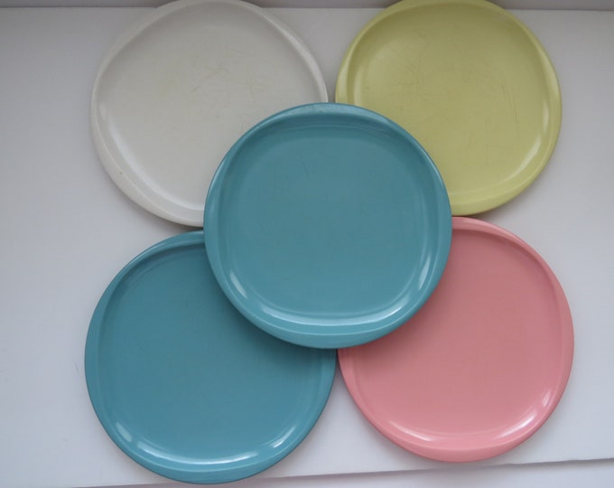 1950s Melamine Wing Tip Dinner Plates by Boontonware - Set of 5 ...