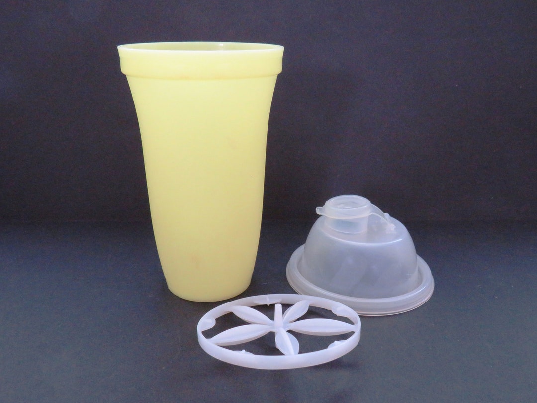 1970s TUPPERWARE Quick Shake Container - 3 Pieces Yellow Plastic Clear ...