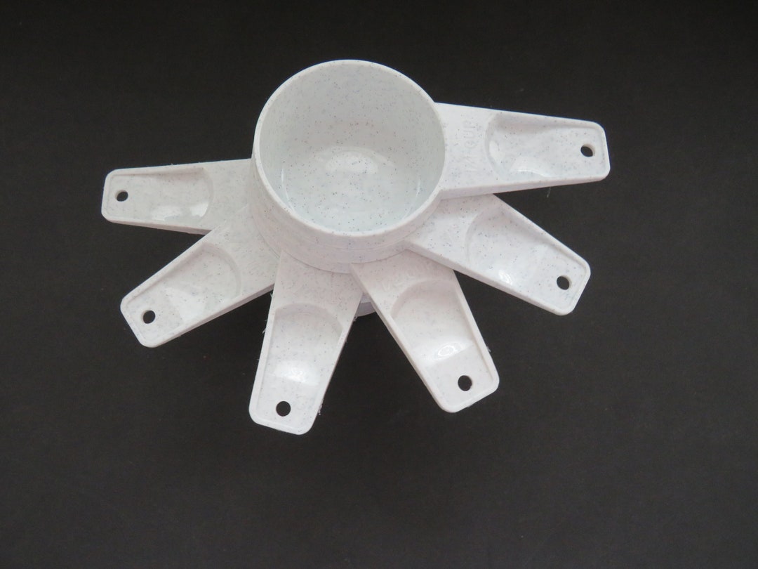 1980s Tupperware Measuring Cups - Complete Set of 6 - White Speckled ...