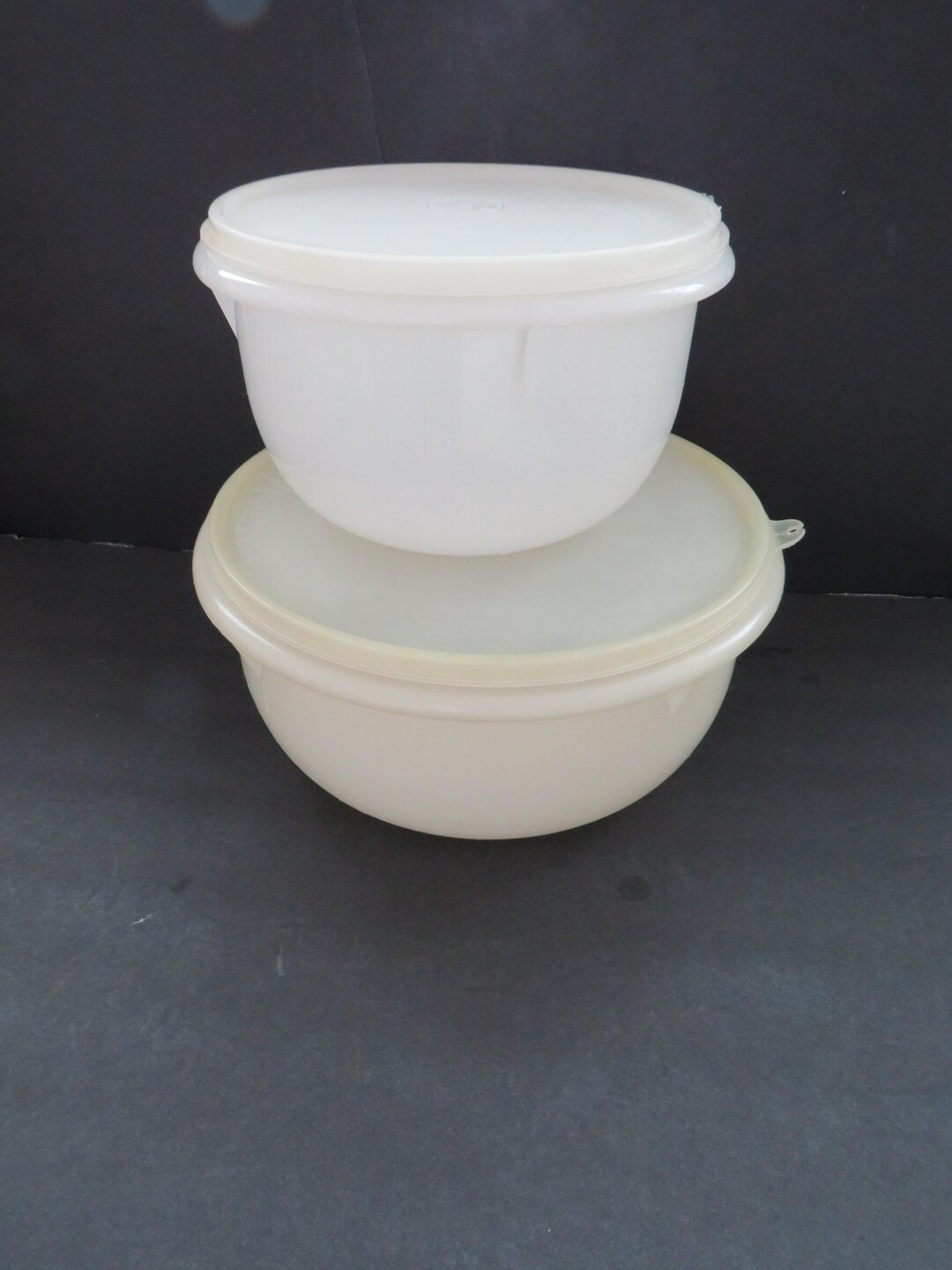 TWO Vintage Tupperware Mixing Bowls - 8 Cup and 12 Cup Round Plastic ...