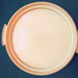 1980s Tupperware Cake Taker - 2 Piece 9 Inch Yellow Gold Base Clear ...