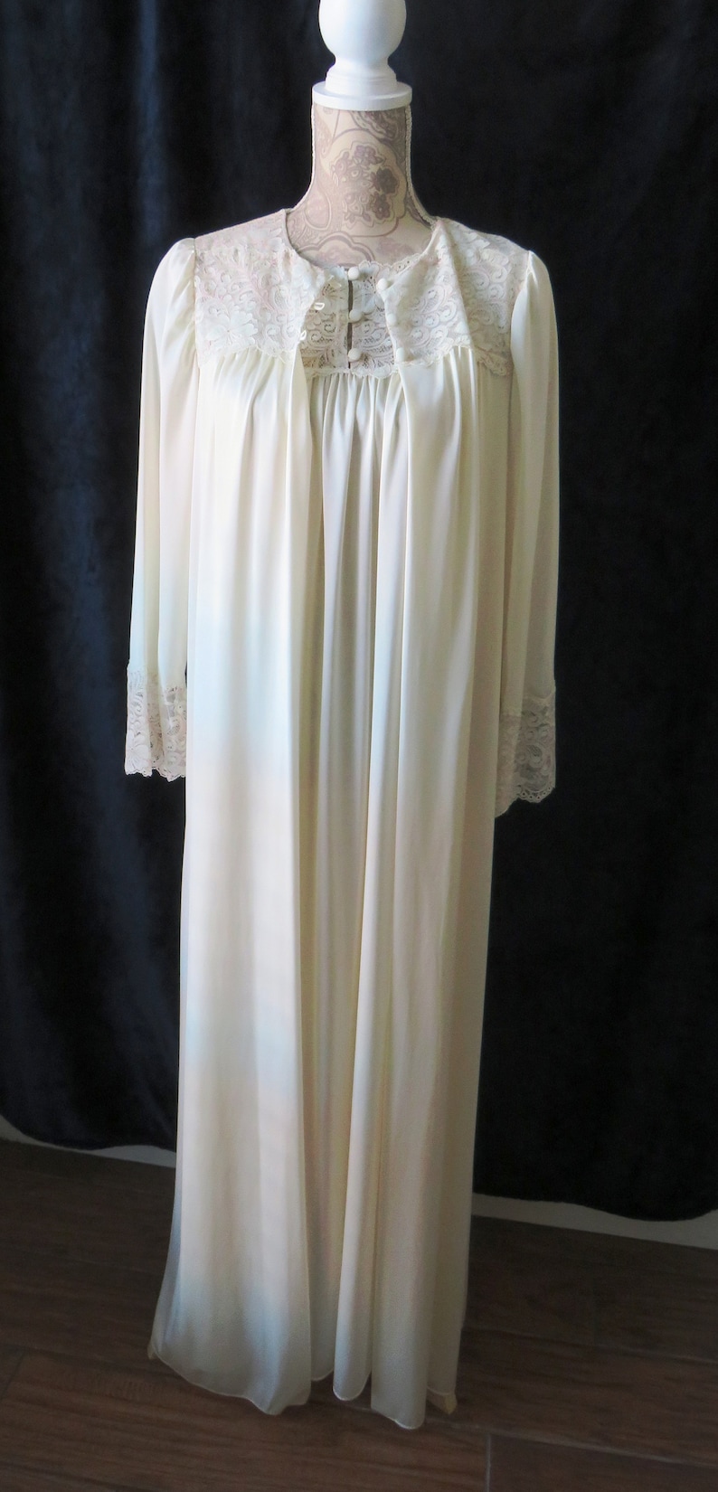 1960s Beige Peignoir Set by Shadowline Size Small Ecru - Etsy
