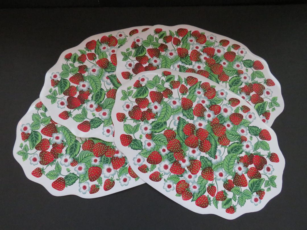 Vintage Vinyl Strawberry Placemats Set of 4 Red Green Strawberries Oval ...