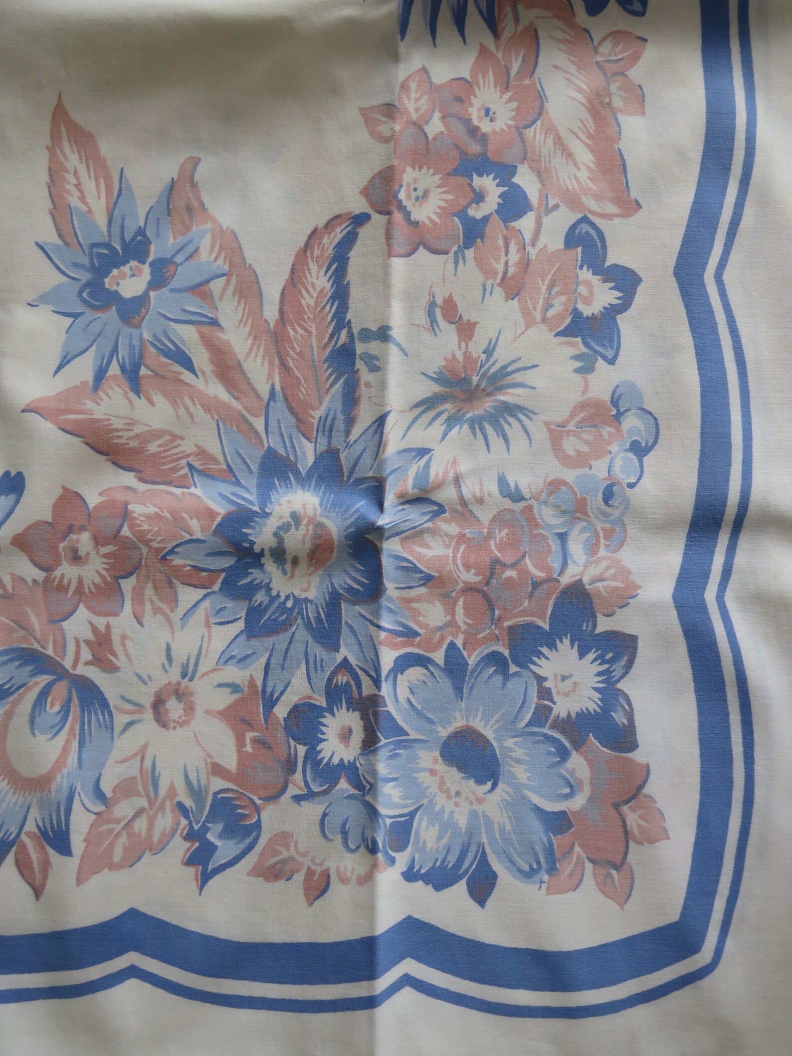 1950s Square Floral Tablecloth Muted Pink Blue Tulips - Etsy