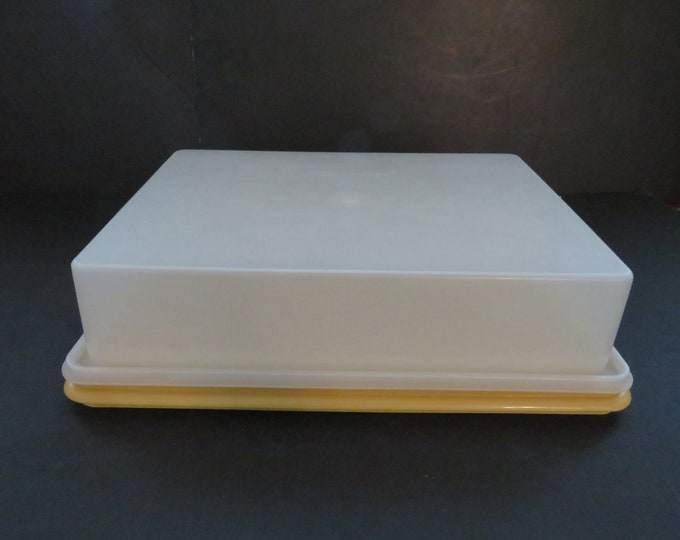 Tupperware Sheet Cake Cupcake Taker - 2 Piece Rectangle Harvest Gold ...
