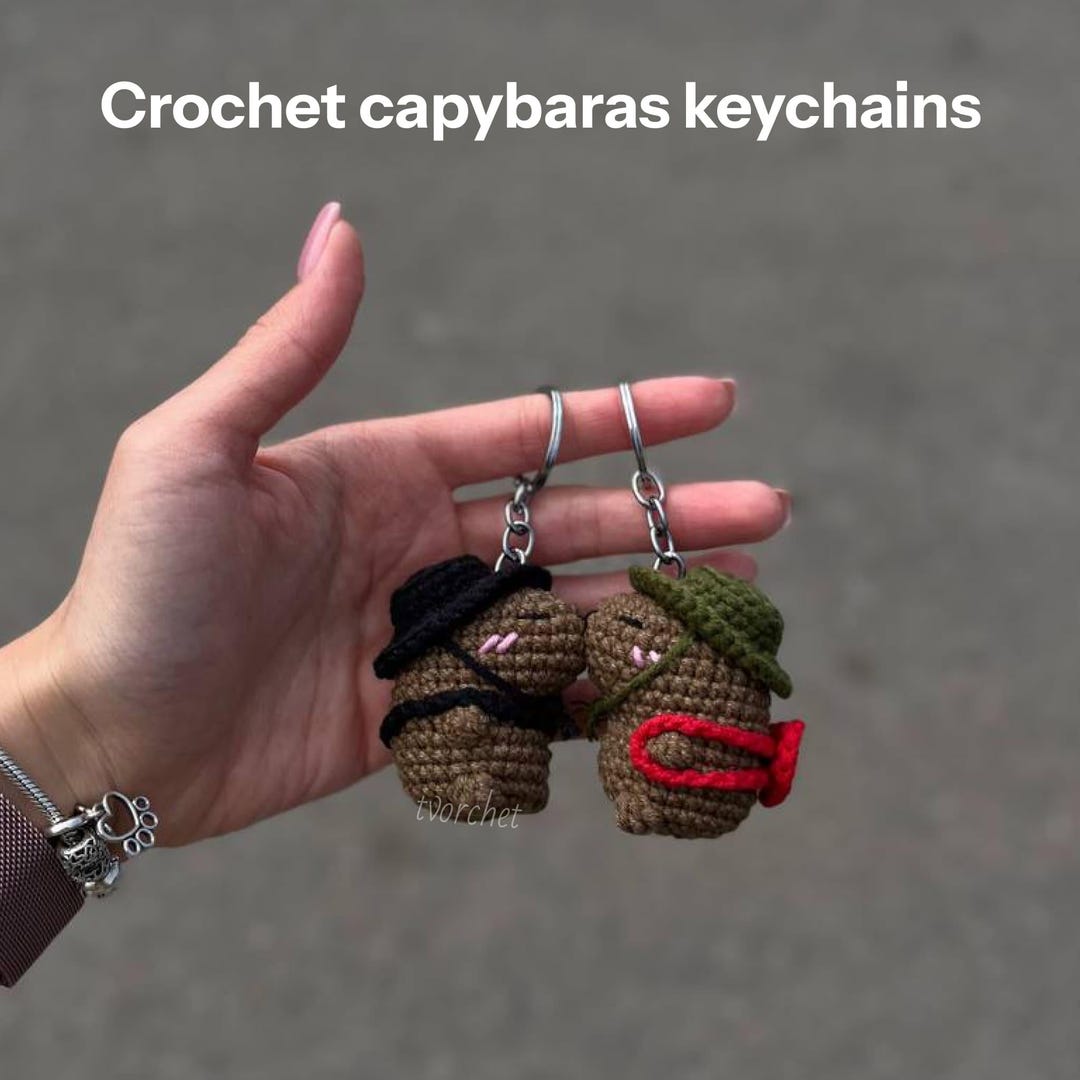 Crochet Capybara Couple Keychains – Handmade Valentine's Gift - Etsy