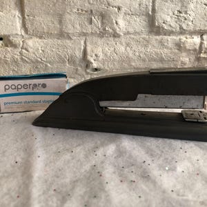 Vintage Swingline Tabletop Stapler and Staples - Etsy