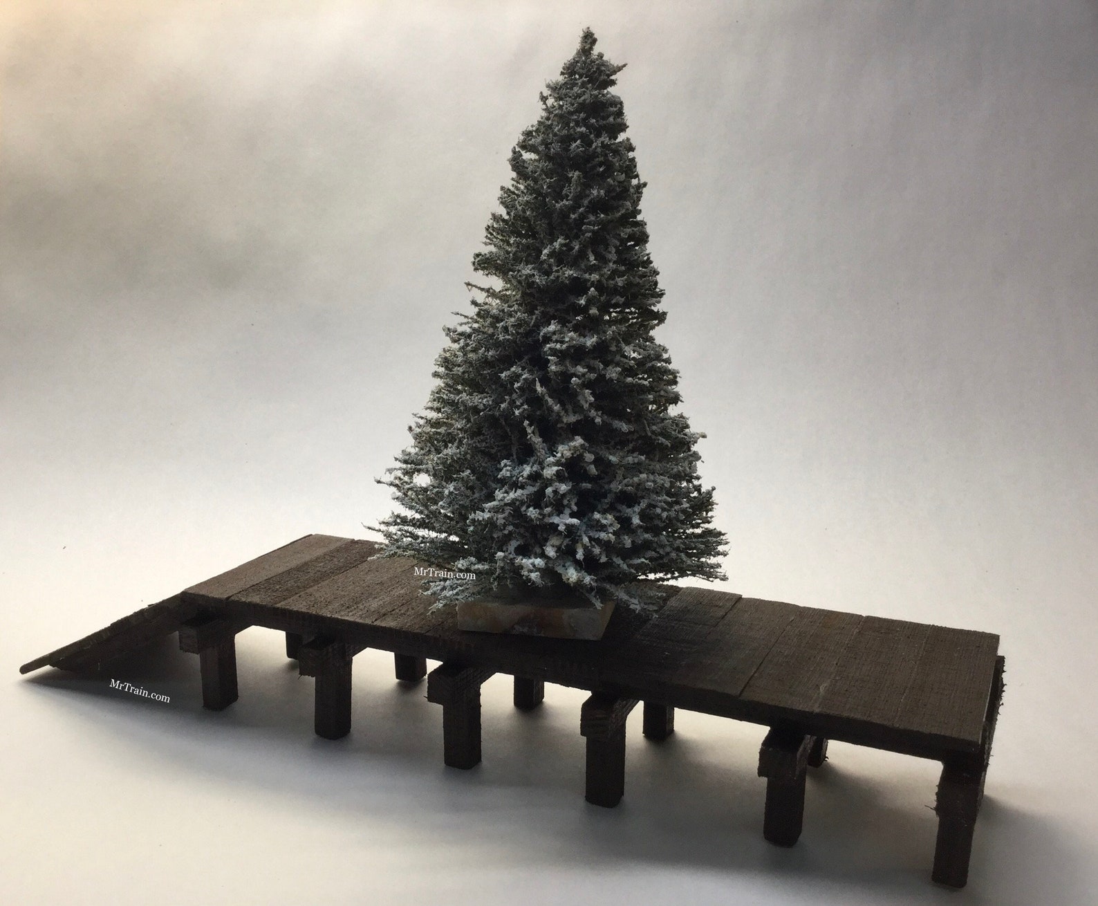 O Scale Miniature Wooden Dock / Freight Platform Scenery for O Gauge ...