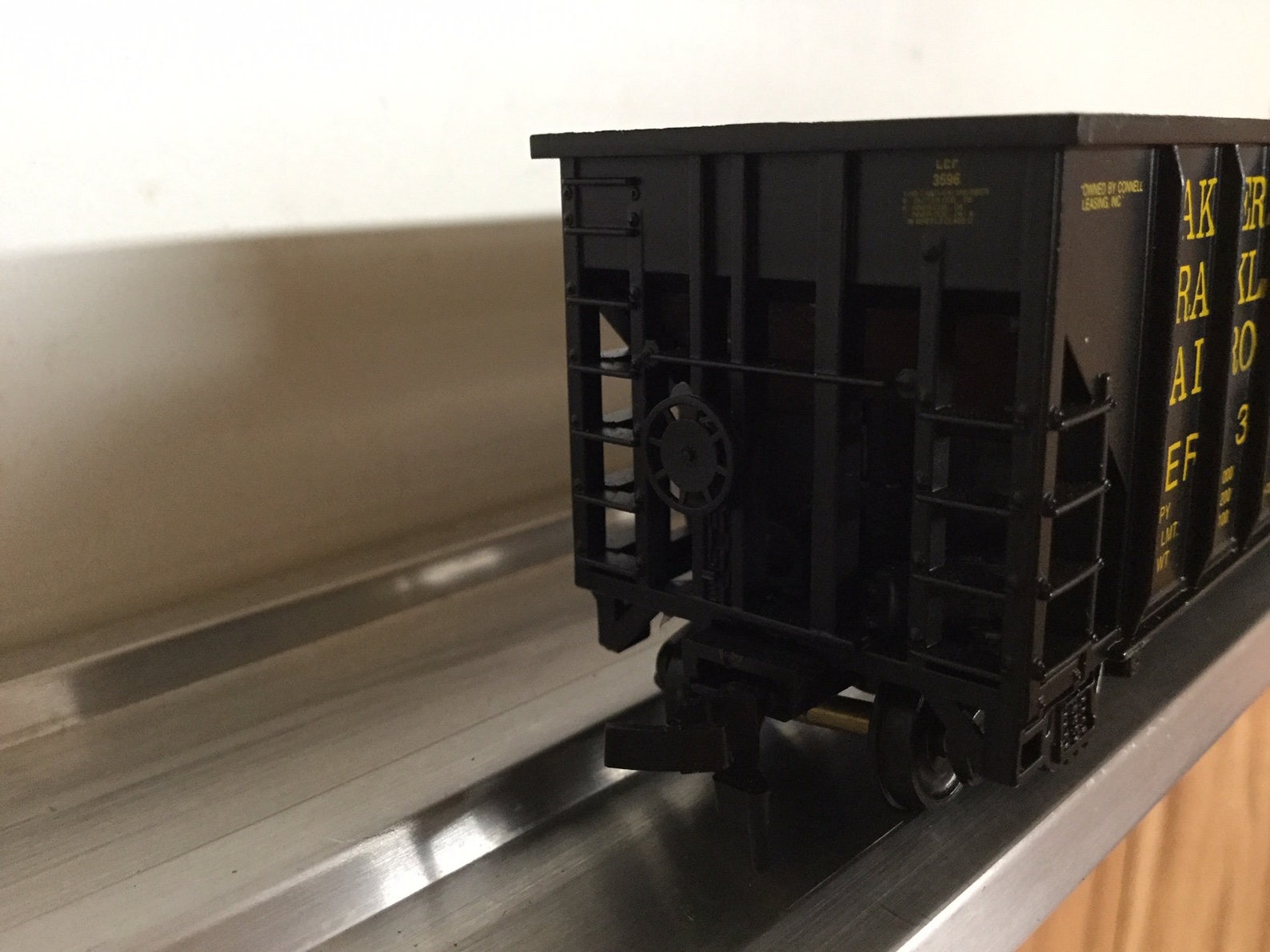 Model Train Display Shelves for HO Scale Toy Trains | Set of 2 | 48 ...
