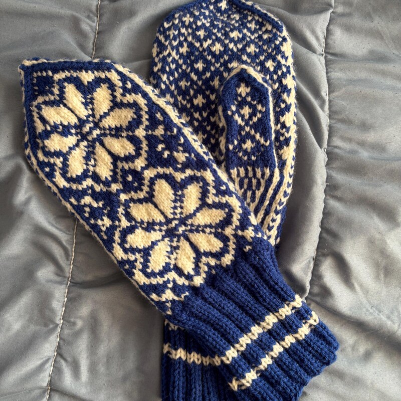 Scandinavian Mittens - Etsy