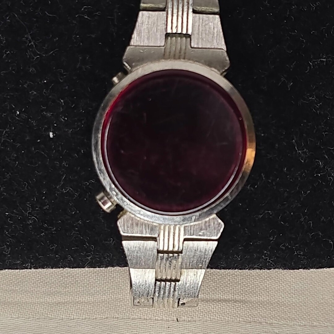 Vintage Digital BENRUS Red LED Watch Women's Gold Link Retro Not Tested ...