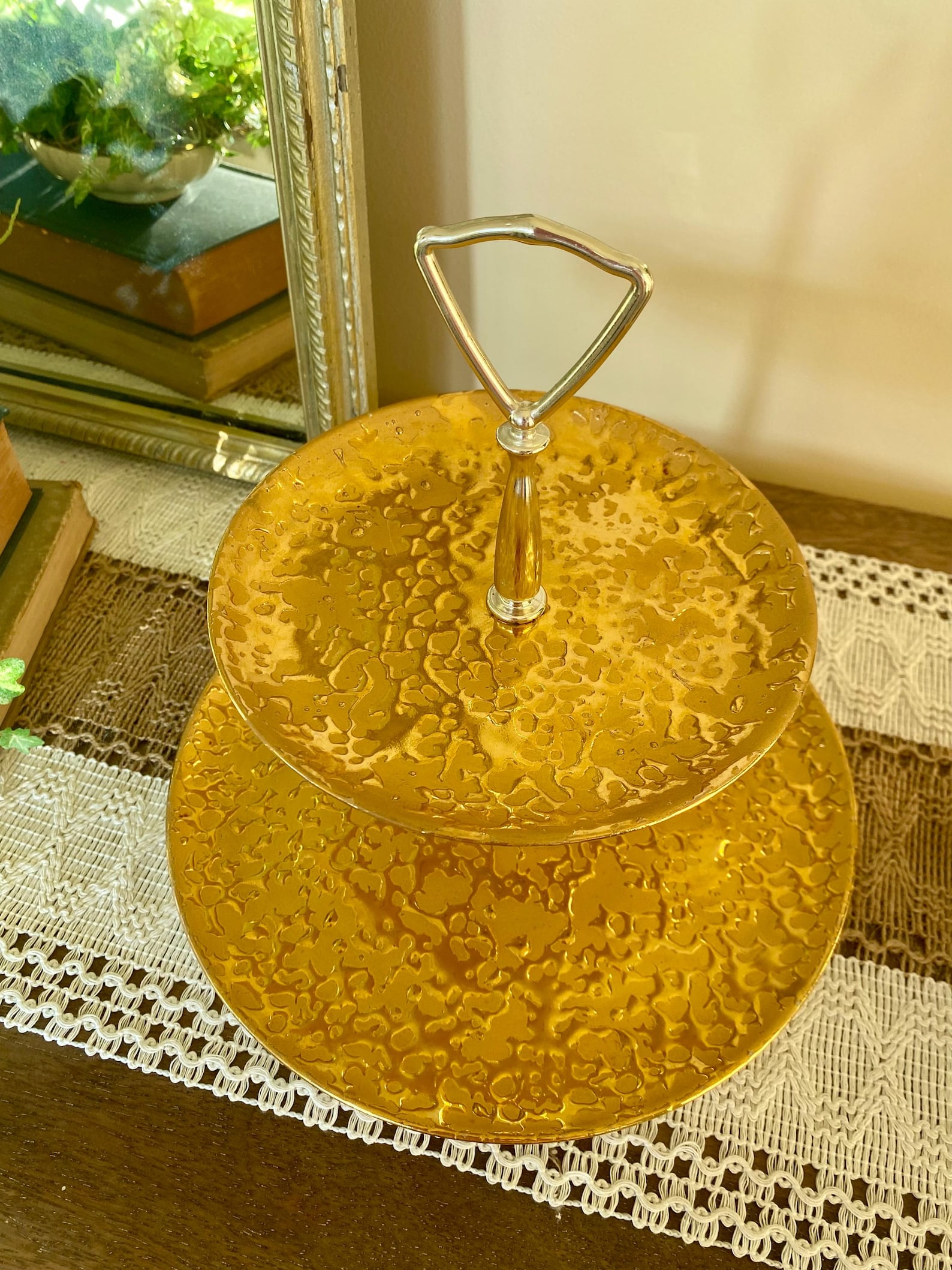 Vintage 22K Gold 2-tier Serving Tray Weeping Bright Gold Dessert Stand ...