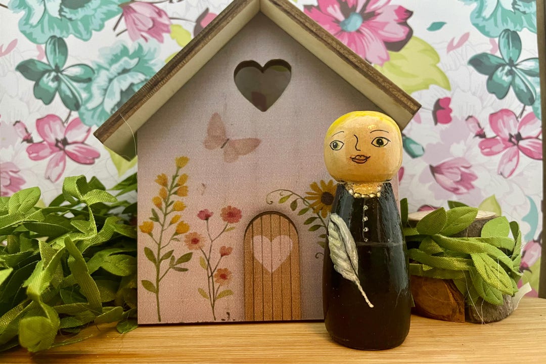 Mary Shelley Wooden Peg Dolls Inspired by Little People Big Dreams ...