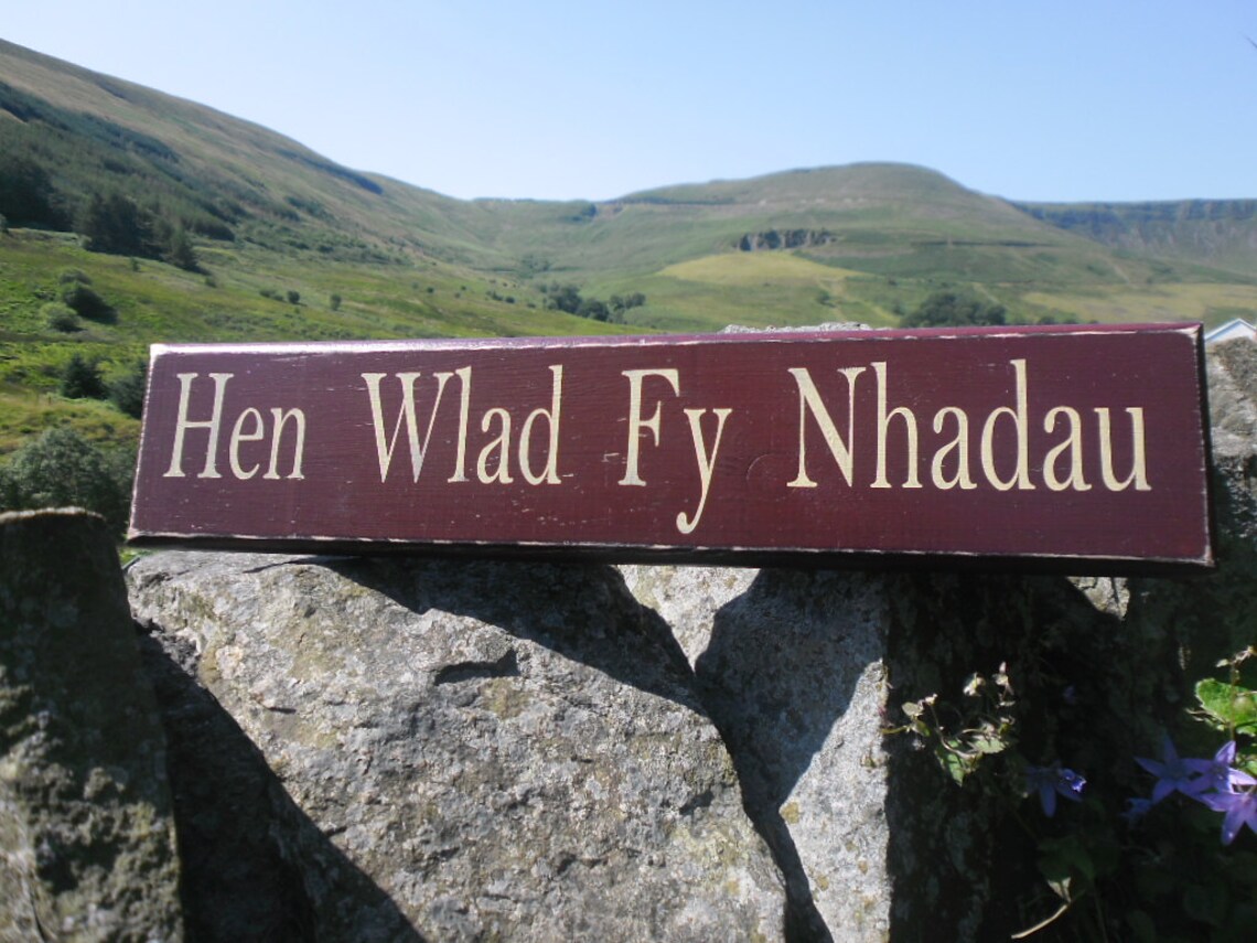 Welsh Sign Hen Wlad Fy Nhadau Rustic Vintage Shabby Chic Sign - Etsy UK