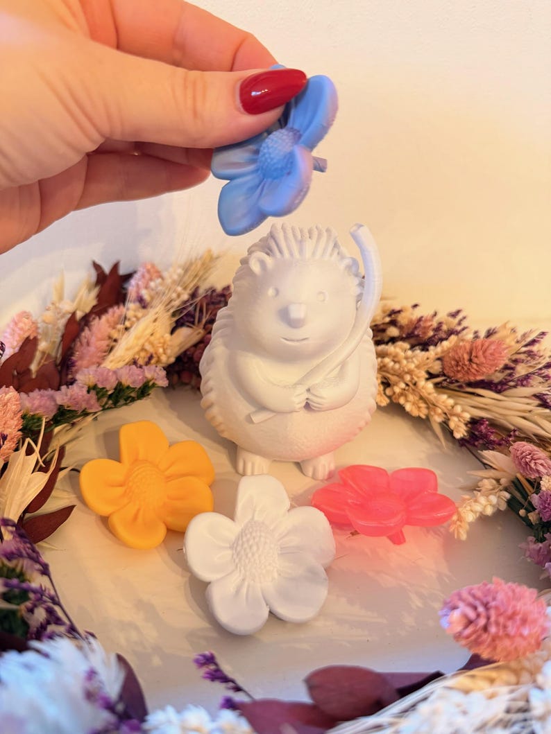 Friedolin the Hedgehog 3D Print File STL/3MF – Decorative Figure With Interchangeable Flowers ...
