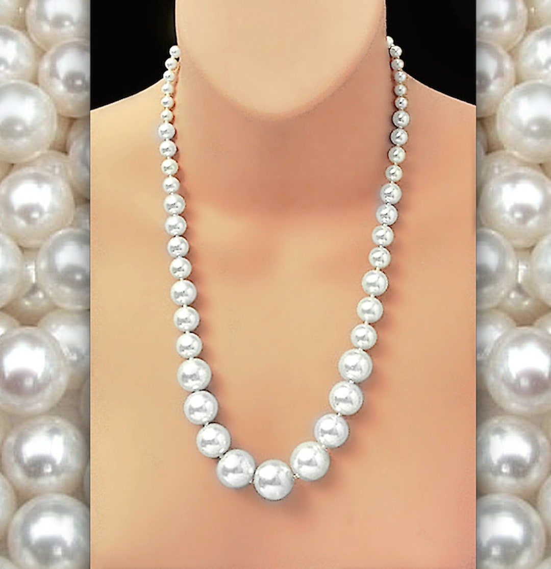 CLASSIC PEARLS • Graduated Single Strand Luster Pearls • in Bright ...