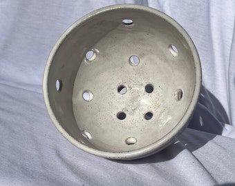 MADE TO ORDER Ceramic Handmade Berry Colander Bowl - Etsy