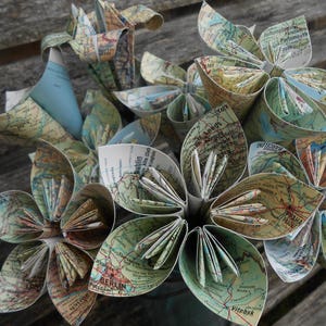 Vintage Map Paper Flower Bouquet. World Maps. Origami Kusudama, Roses ...