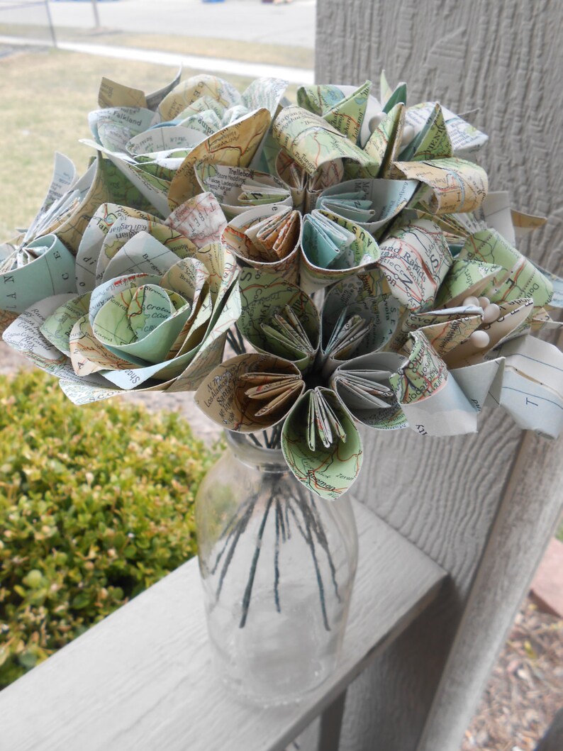 Vintage Map Paper Flower Bouquet. World Maps. Origami Kusudama, Roses ...