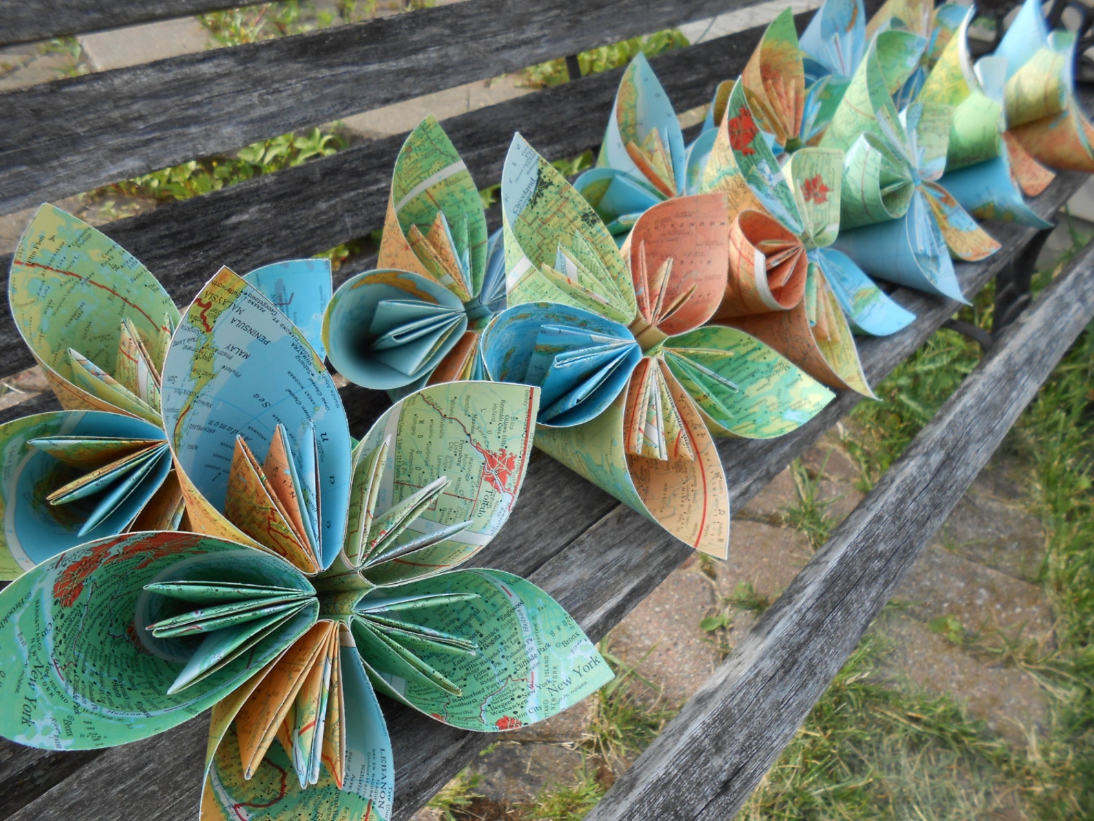 12 Huge Map Flowers. Great for Weddings Centerpiece - Etsy