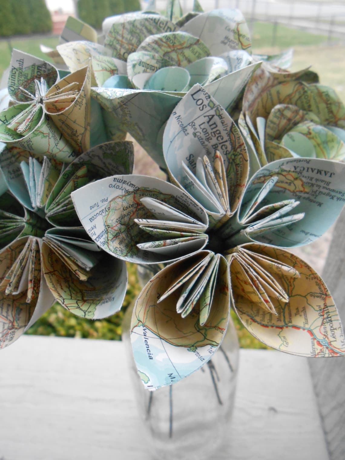 Vintage Map Paper Flower Bouquet. World Maps. Origami Kusudama, Roses ...