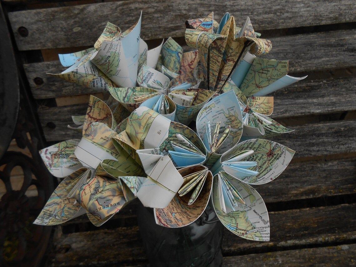 Vintage Map Paper Flower Bouquet. World Maps. Origami Kusudama, Roses ...