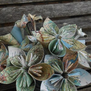 Vintage Map Paper Flower Bouquet. World Maps. Origami Kusudama, Roses ...